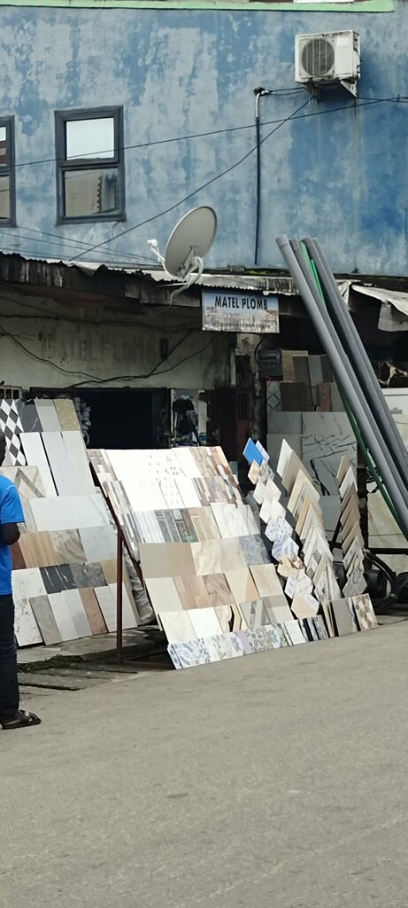 Banyo ve klozet mağazaları Matériel Plomberie, Douala, foto