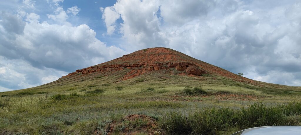Dağ zirvesi Гора Карабиетау, Orenburgskaya oblastı, foto