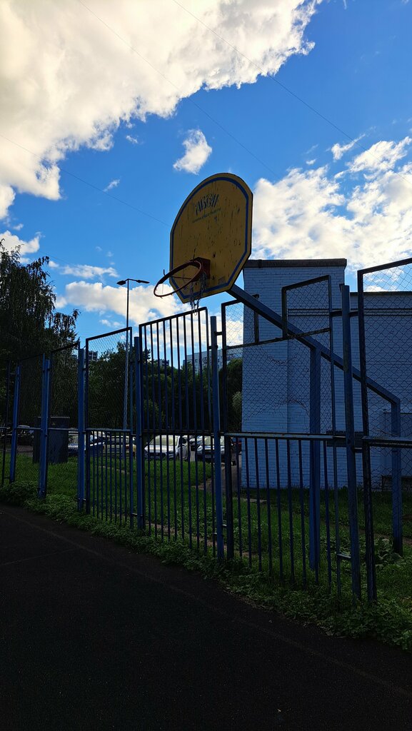 Spor alanı Баскетбольная площадка, Saint‑Petersburg, foto