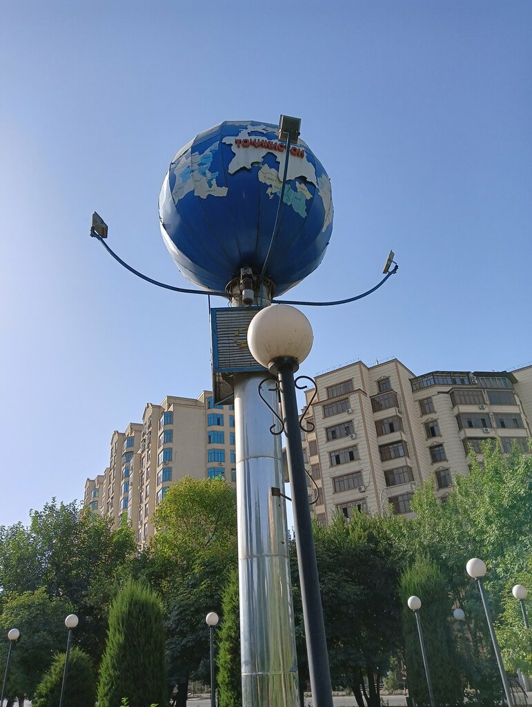 Anıt, heykel Глобус Таджикистана, Duşanbe, foto