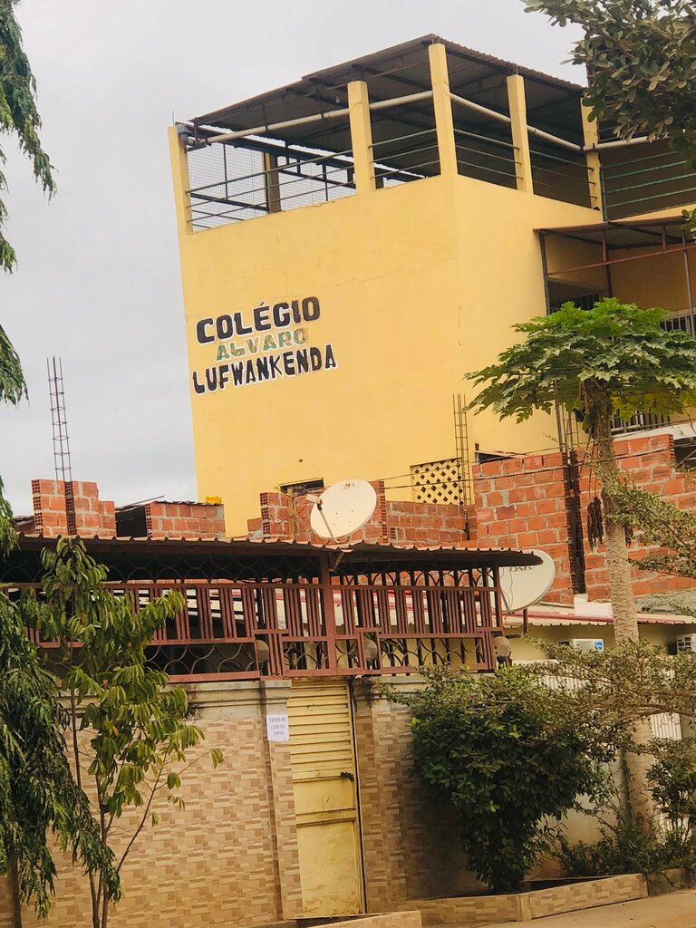 Yüksekokul Colégio Álvaro Lufuakenda, Loanda, foto