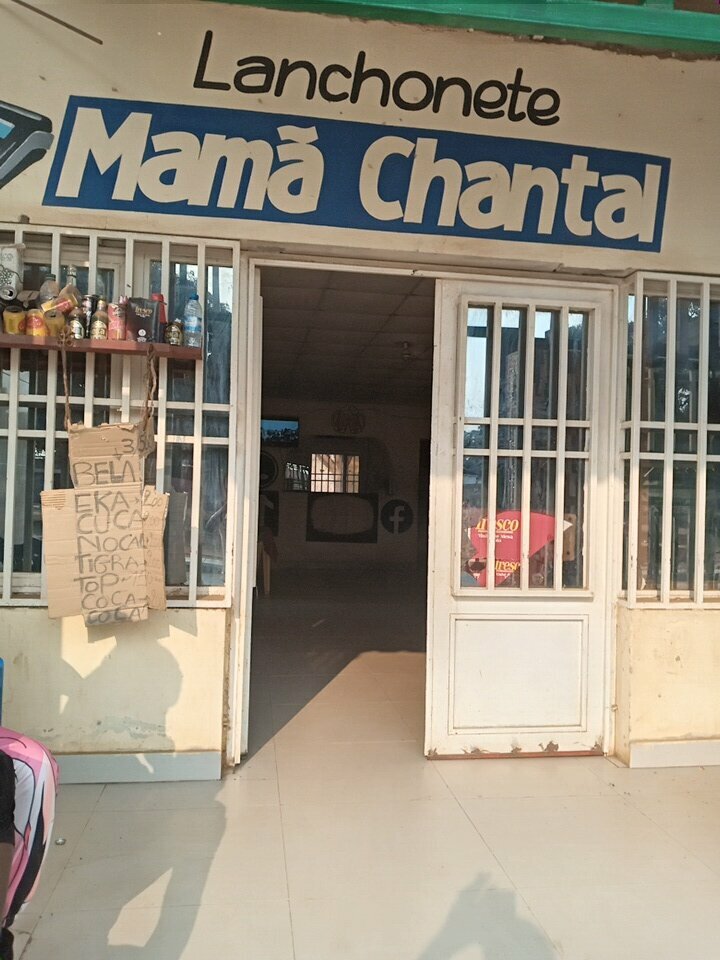 Kantin, yemekhane Lanchote - Mamã Chantal, Loanda, foto