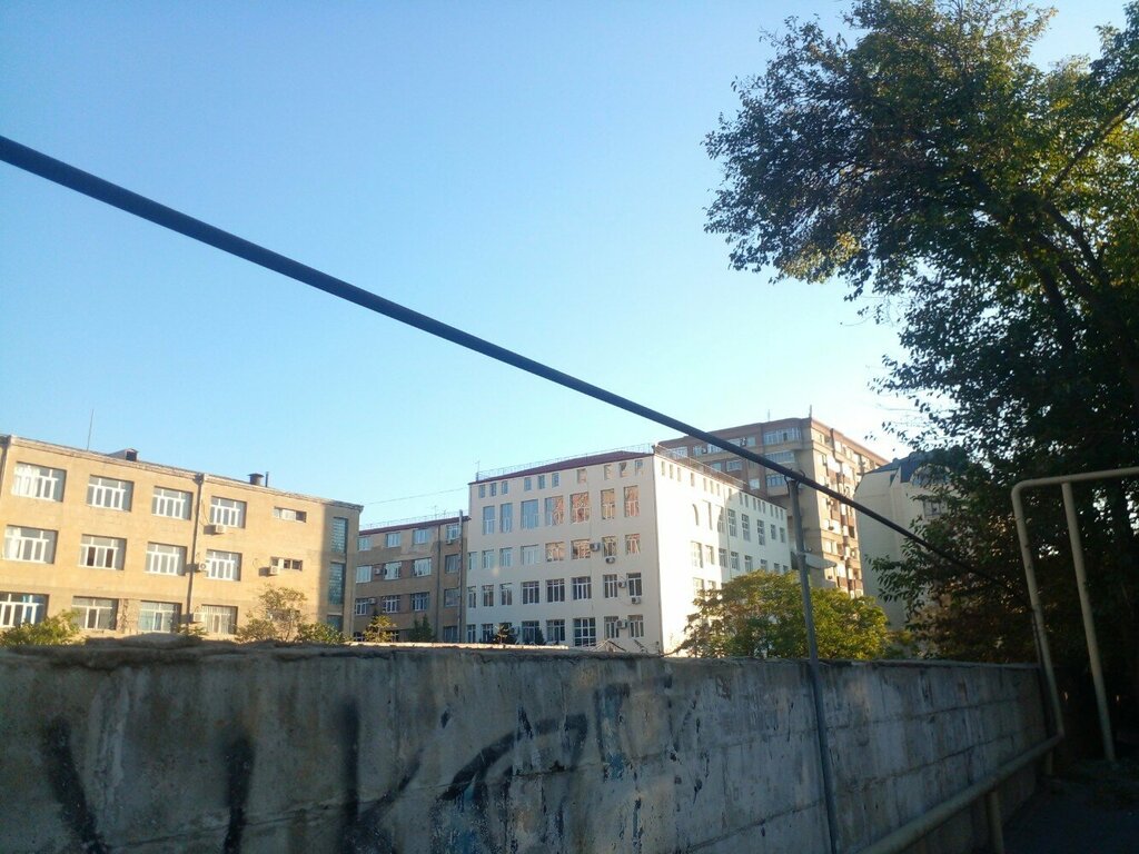 Yüksekokul Baki Biznes ve Kooperasiya Kolleci, Bakü, foto