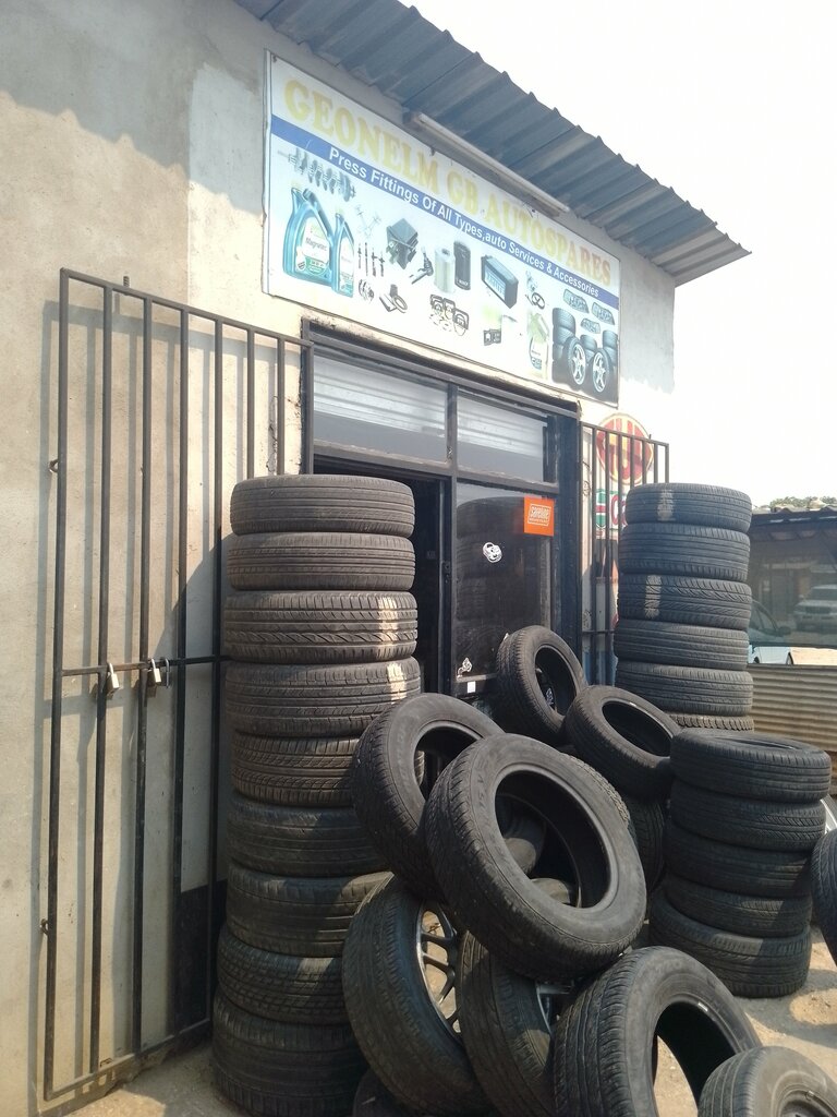 Otomobil yedek parçaları Geonelm GB Auto Spares, Lusaka, foto