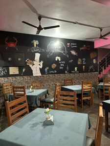 Ton-Cia (Goa, South Goa County, Salcete Taluk, Town of Varca), restoran  Varca'dan