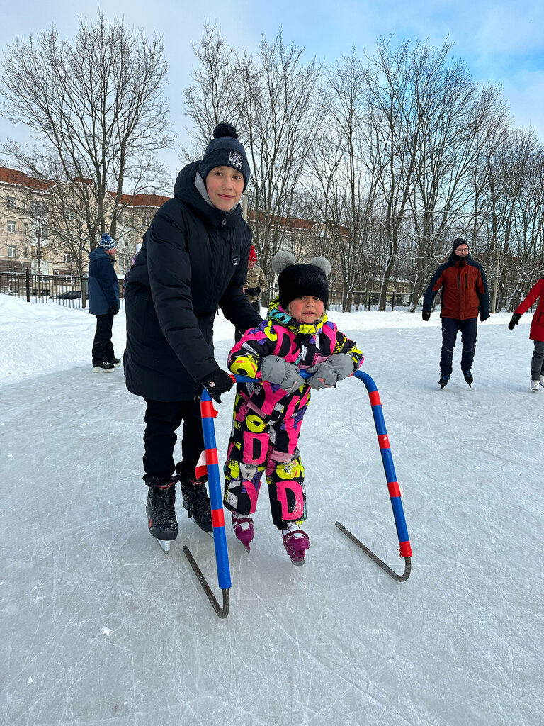 Buz pateni pistleri Ice rink, Kolpino, foto