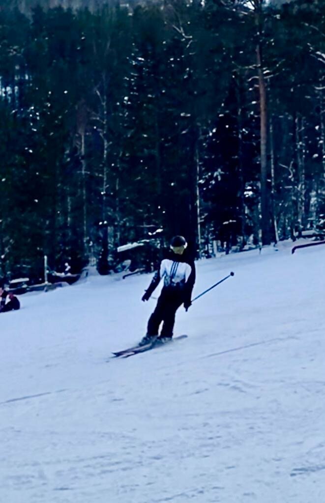 Dağ zirvesi Гора Слаломная, Krasnoyarski krayı, foto