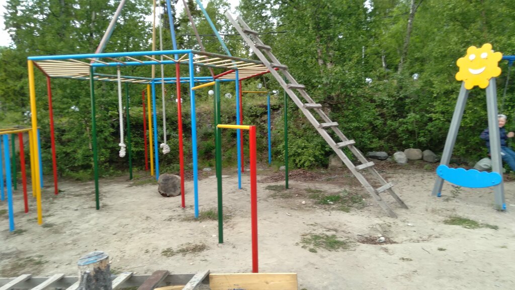 Oyun alanı Playground, Murmanskaya oblastı, foto