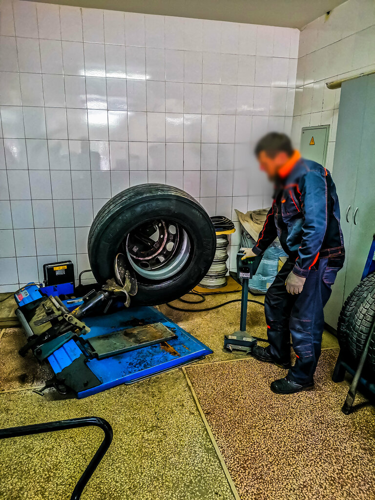 Oto lastik tamiri ВСК-Шиномонтаж, Stavropolski krayı, foto