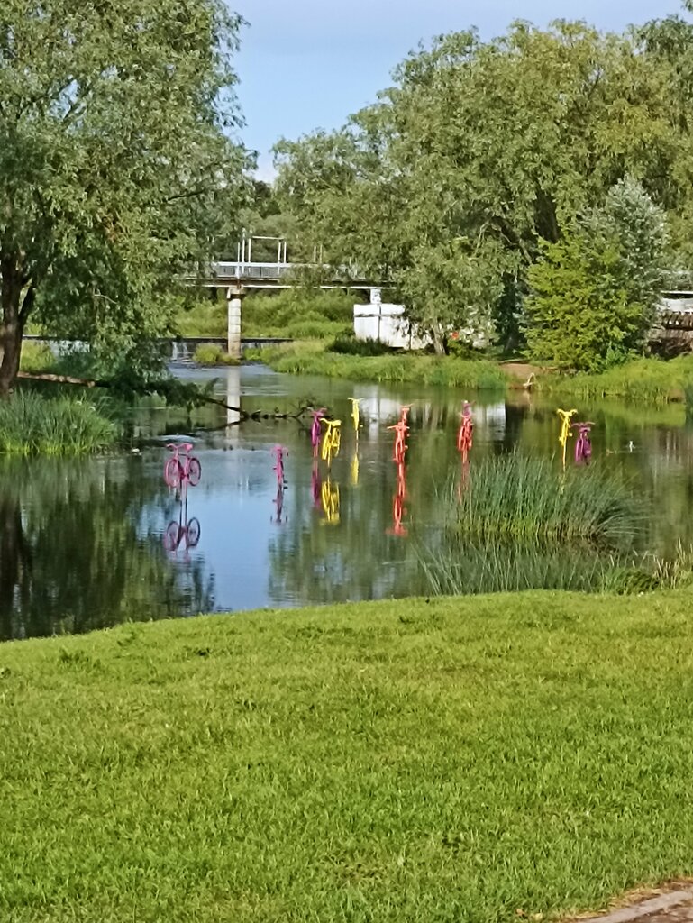 Park, sokak heykeli Велосипеды, Pskov, foto