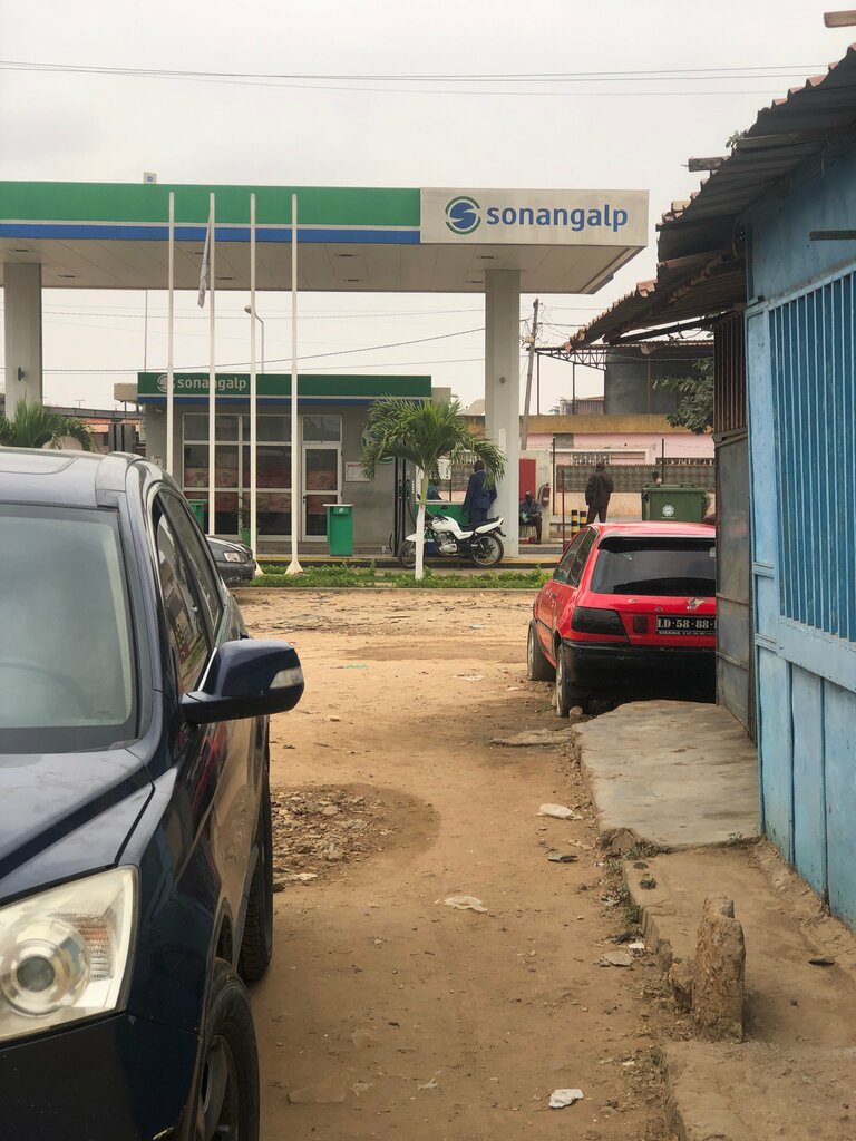 Benzin istasyonu Bombas вa Sonangalp, Loanda, foto