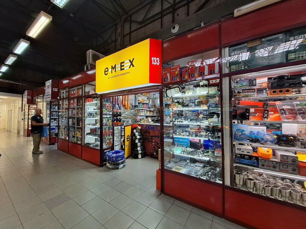 Otomobil yedek parçaları Emex, Irkutsk, foto