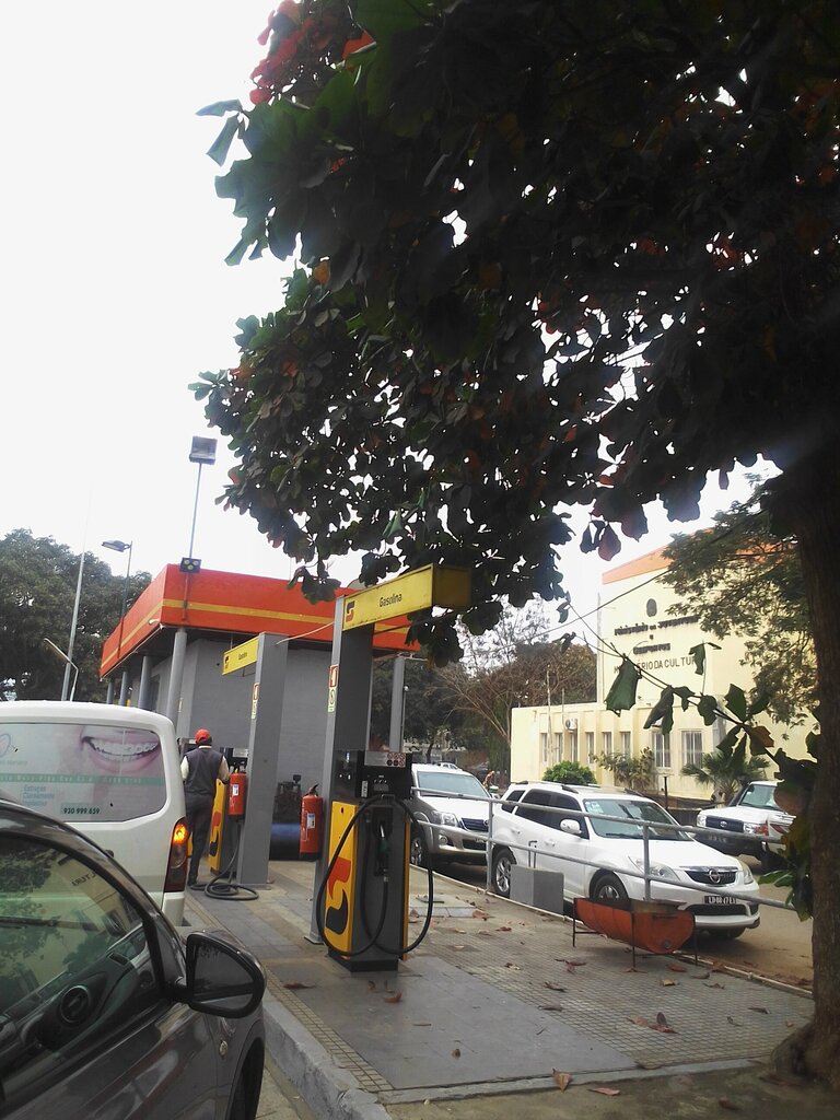 Benzin istasyonu Esbomba de gasolina, Loanda, foto