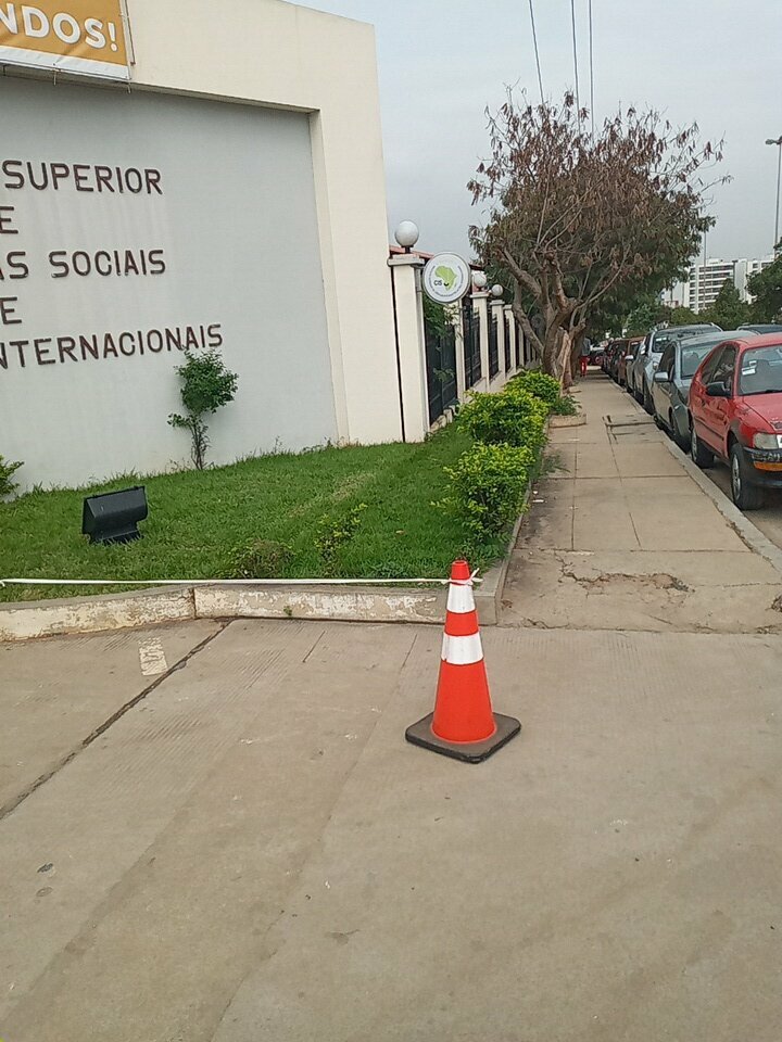 Üniversiteler Instituto Superior de Ciências Sociais e Relações Internacionais CIS, Loanda, foto