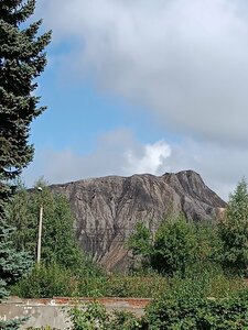 Террикон шахты № 11 (Tula Region, Uzlovskiy rayon, selskoye poseleniye Shakhtyorskoye, selskiy posyolok Dubovka, terrikon), dağ zirvesi  Tulskaya oblastından
