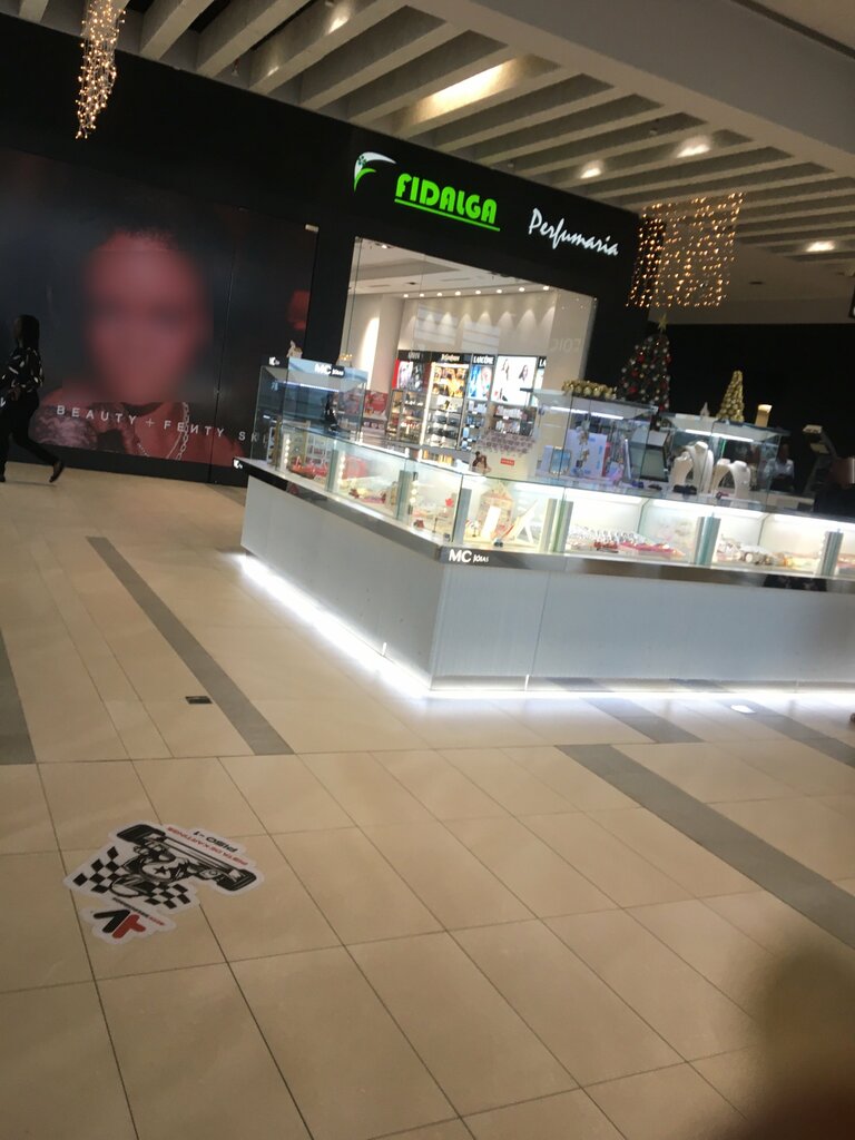 Kozmetik ve parfümeri mağazaları Fidalga Perfumaria - Shopping Avennida, Loanda, foto