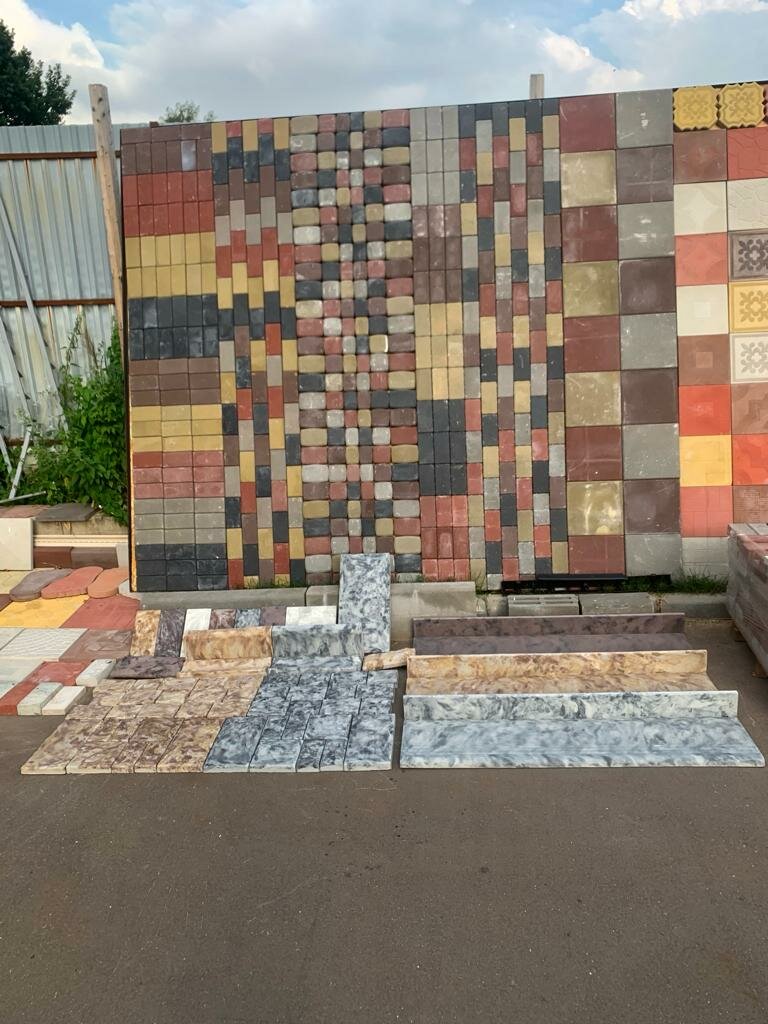 Kaldırım taşları Weissgo, Moskova ve Moskovskaya oblastı, foto