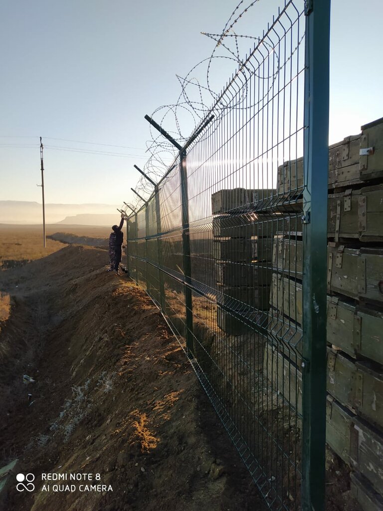Çitler, parmaklıklar 3D ограда, Dağıstan, foto
