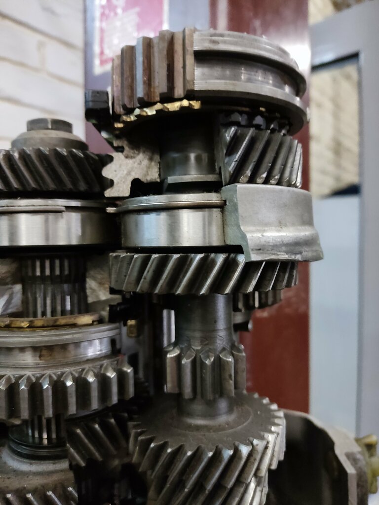 Manuel şanzımanın onarımı Gorodskoy tsentr Mkpp, Saint‑Petersburg, foto