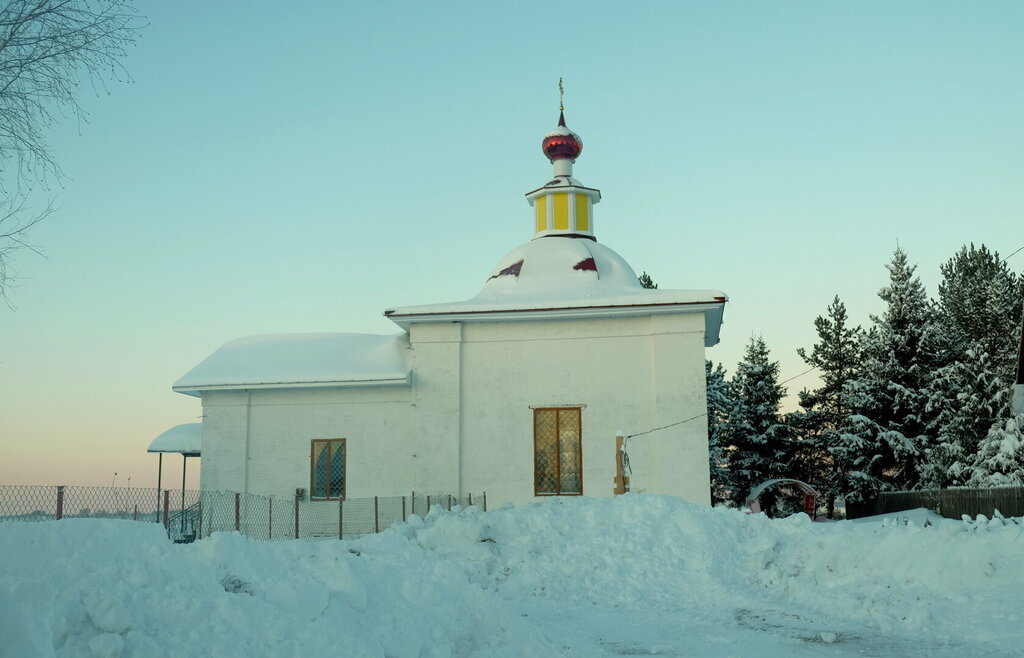 Şapel, haç anıtı Часовня Димитрия Солунского, Vologodskaya oblastı, foto