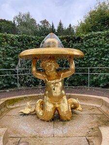 Фонтан Тритоны-колокола (St. Petersburg, Peterhof, Nizhniy Park), çeşme  Peterhof'tan