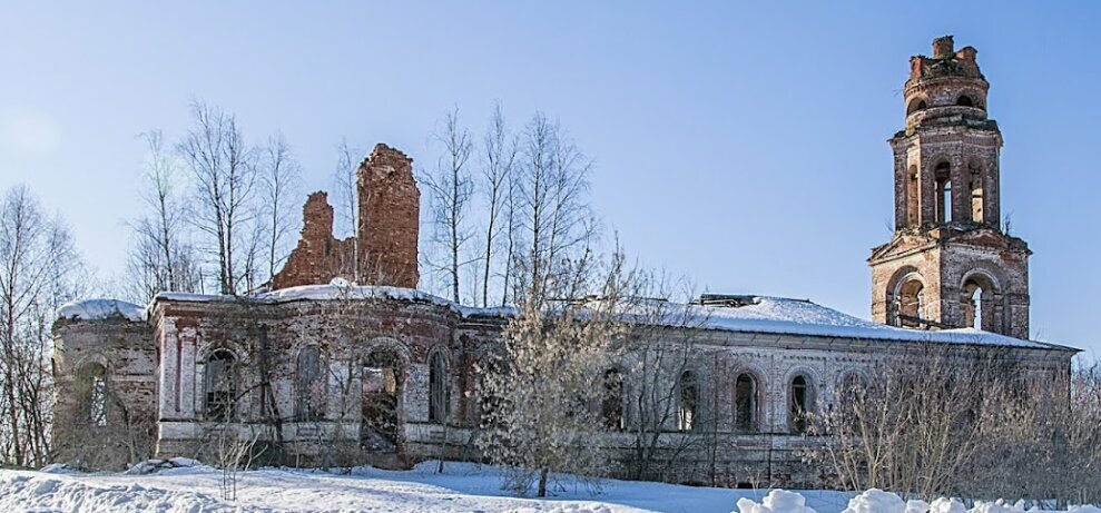 Turistik yerler Церковь Троицы Живоначальной, Kirovskaya oblastı, foto
