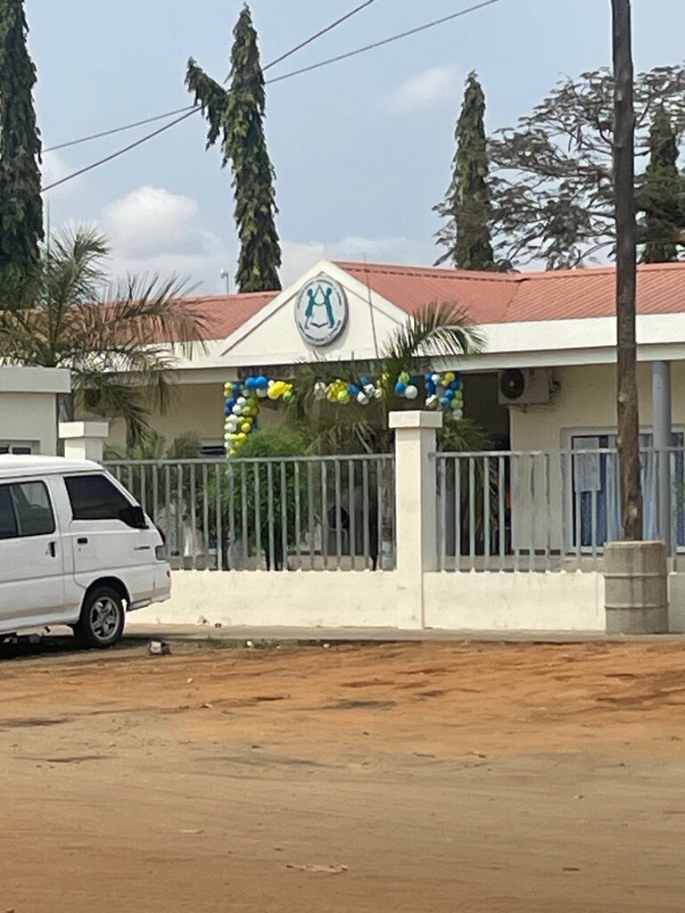 Özel okul Joaquina E Sumbe Escola, Loanda, foto