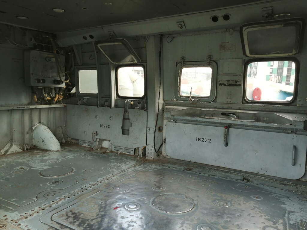 Teknoloji anıtı Многоцелевой ударный вертолёт Ми-24П - Крокодил. Можно посидеть в кабине, Minskaya oblastı, foto