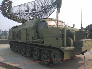 Самоходная радиолокационная станция обнаружения целей П-40 Броня с дальномером П-40Д образца 1961 года (Sverdlovsk Region, Verkhnyaya Pyshma), teknoloji anıtı  Verhniaya Pyşma'dan