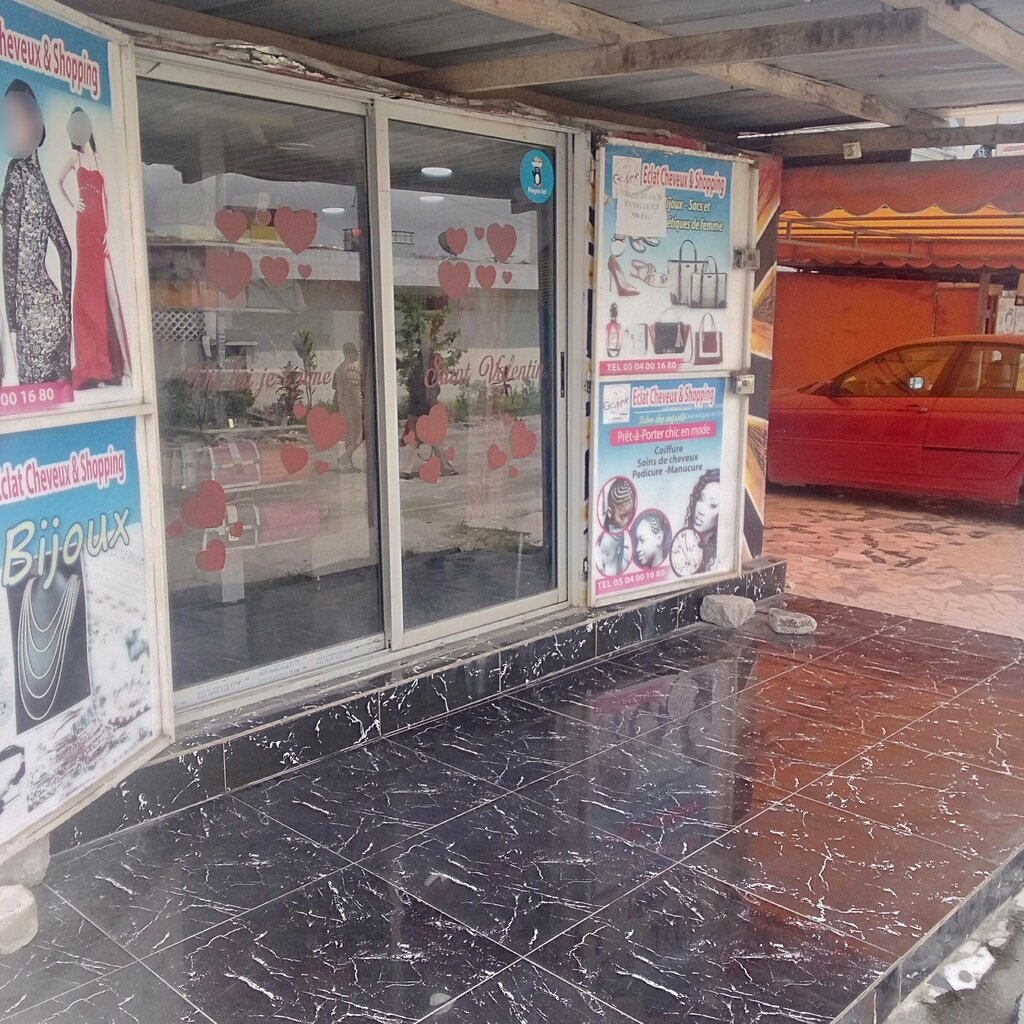 Giyim mağazası Eclat cheveux et shopping abri 2000 koumassi, Abican, foto