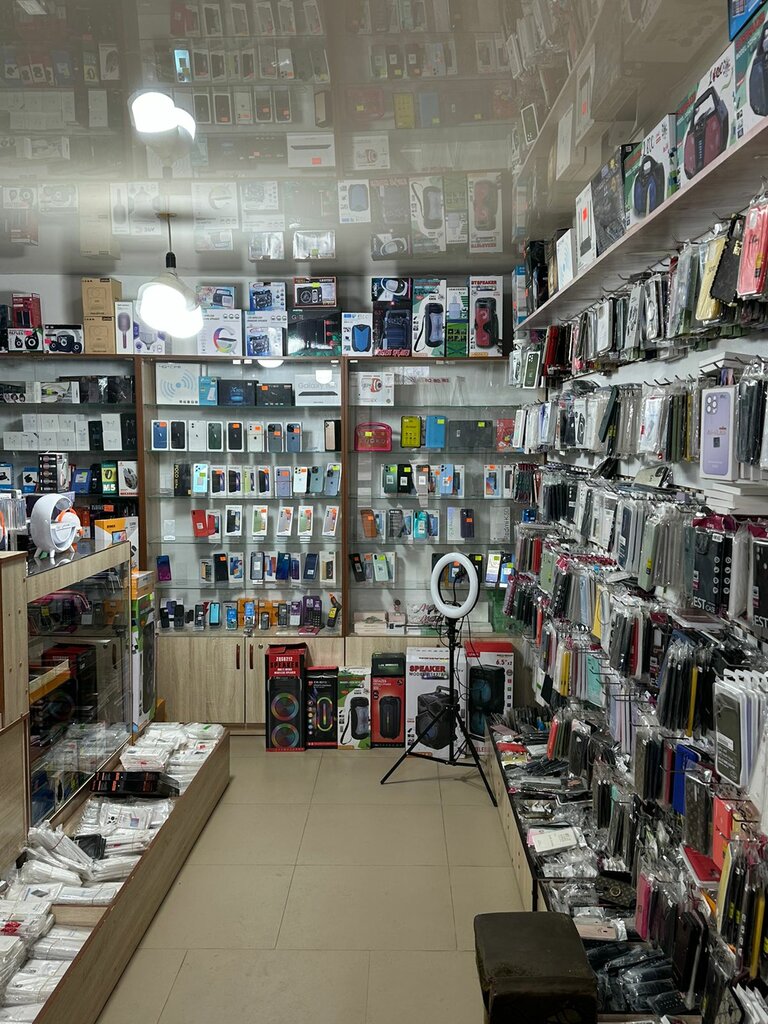 Cep telefonu aksesuarları Amina Aks, Urus‑Martan, foto