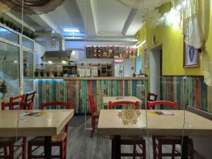 Tri Skovorodki (Lenin Square No:1), kafe  Serpuhov'dan