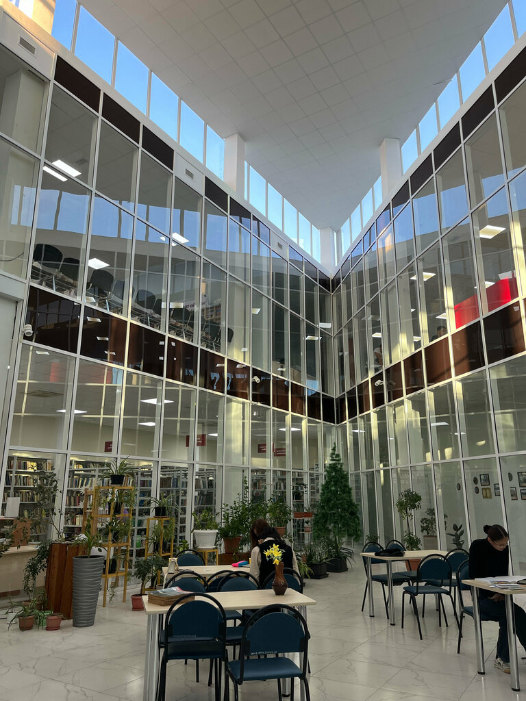 Kütüphaneler Regional Library named after Kabiballs of Sydykov, Aktav, foto