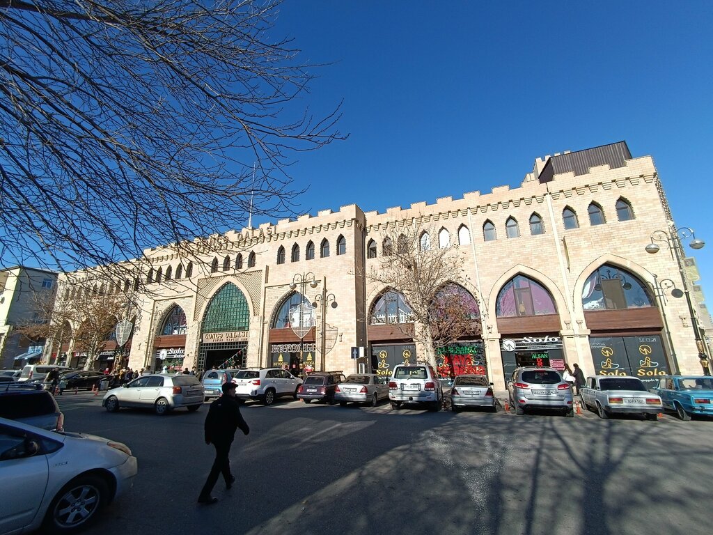 Gıda pazarı Kalhoz Pazarı, Gence, foto