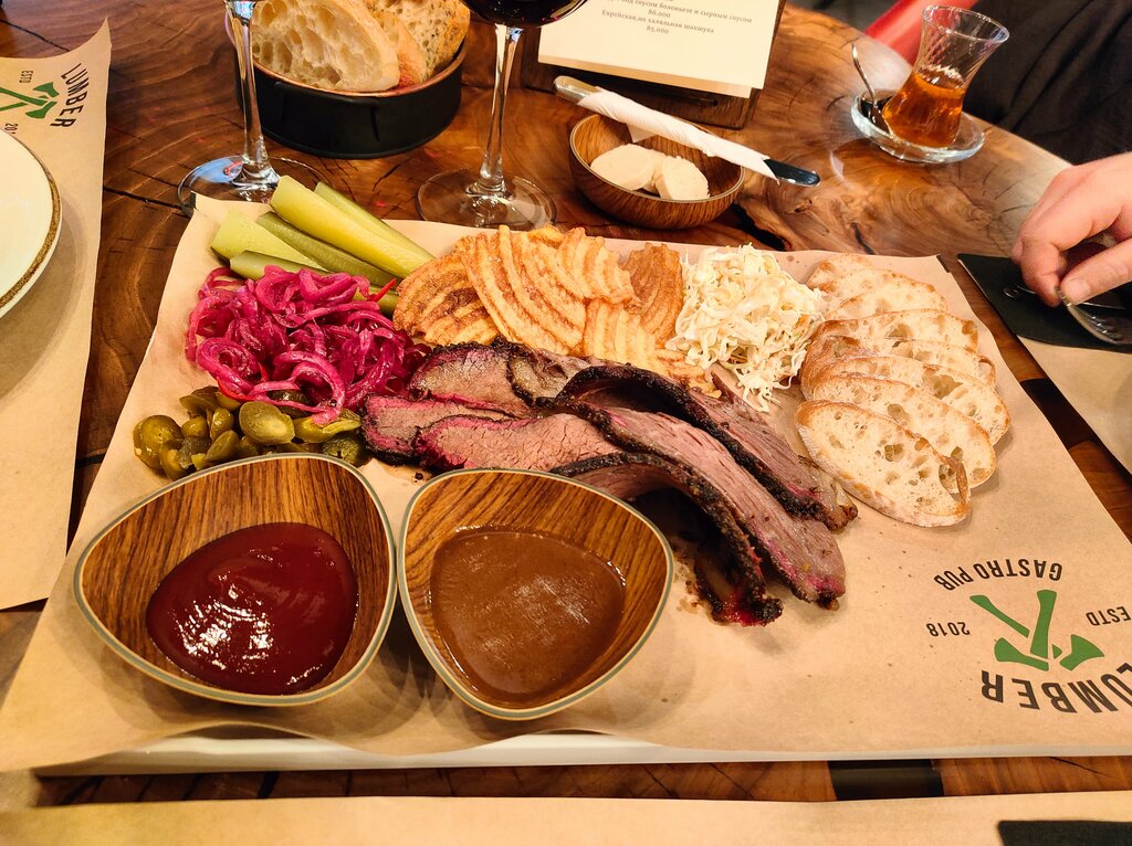 Restoran Lumber Gastro Pub, Taşkent, foto
