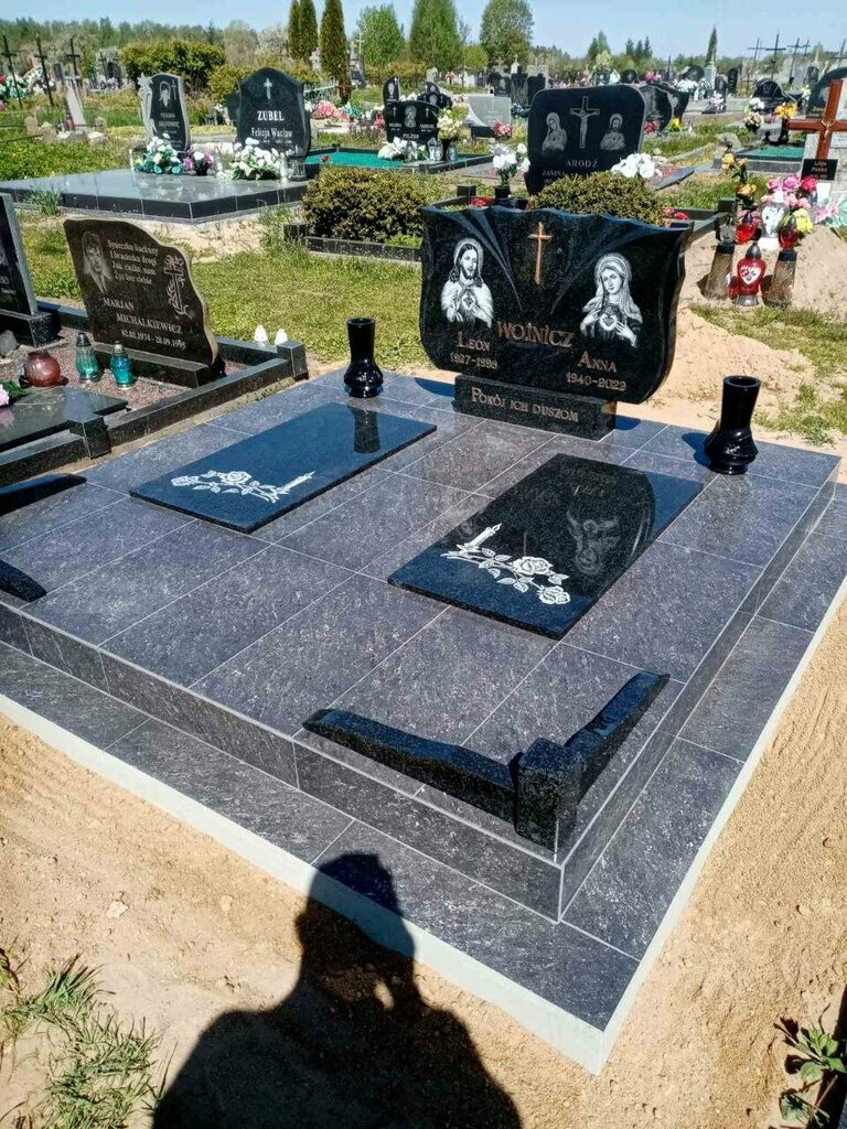 Heykel ve mezarlık taşı üreticileri Izgotovlenie pamyatnikov i nadgrobij, Grodnenskaya oblastı, foto