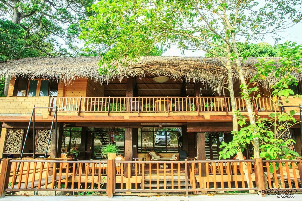 Otel Jungle Village by Thawthisa, , foto