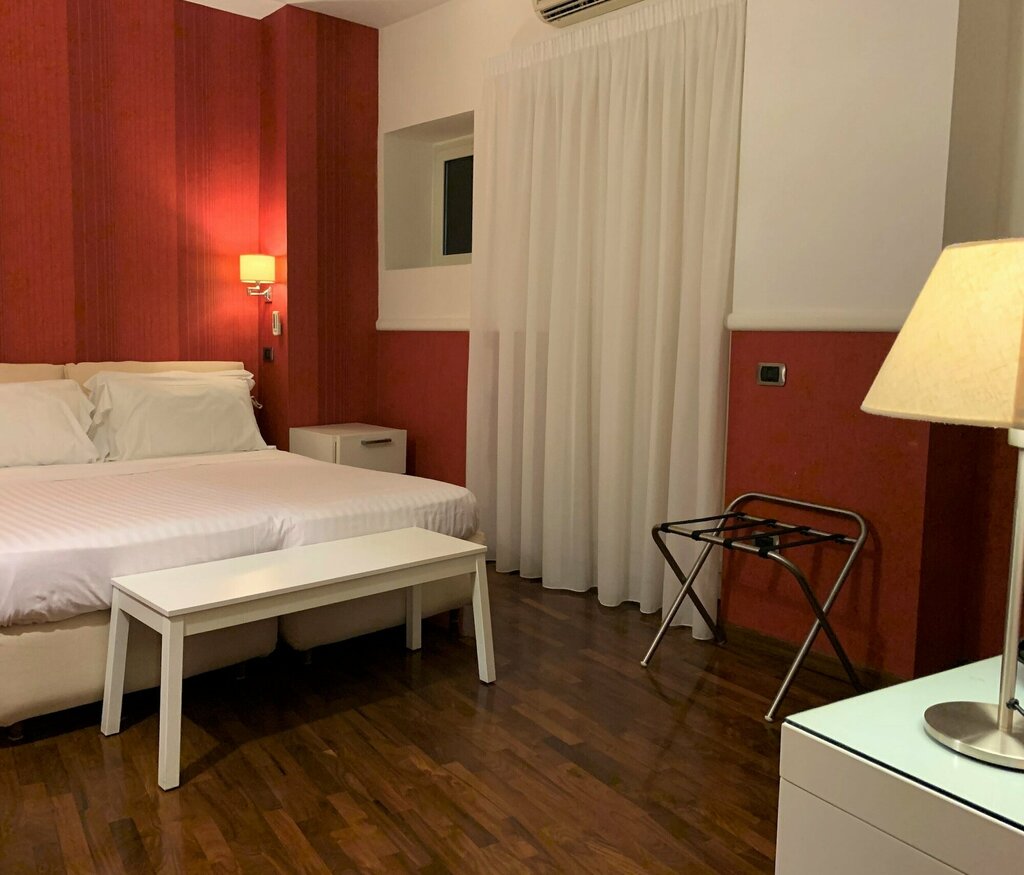 Otel Napoliday, Napoli, foto