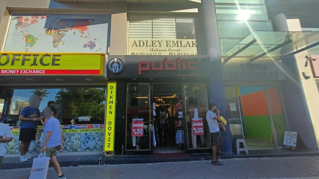 Spor giyim ve ayakkabı Public Premium, Fethiye, foto