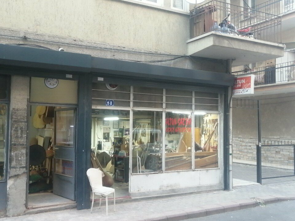Müzik enstrumanların tamiri Altun Saz Evi, Ankara, foto