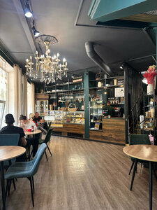 Lepi i Brasserie (Leninskiy Avenue No:1/2), kafe  Himki'den