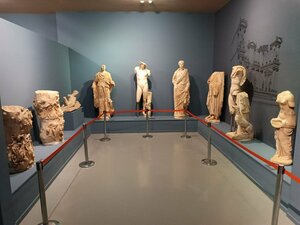 Efes Arkeoloji Müzesi (İzmir, Selçuk, Atatürk Mah., 1045 Sok., 29), müzeler ve sanat galerileri  Selçuk'tan