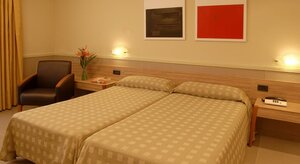 AQUA Hotel Promenade & Spa (Comunidad Autònoma de Cataluña, Provincia de Barcelona, Pineda de Mar, Passeig Marítim, 7), otel  Pineda de Mar'dan