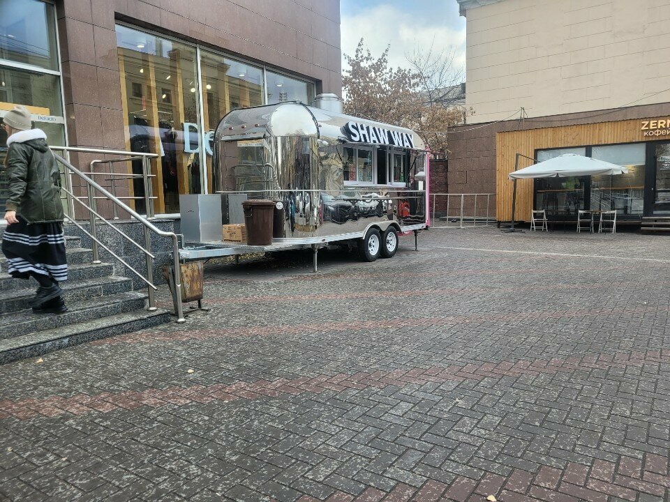 Fast food Shaw Way, Semey, foto