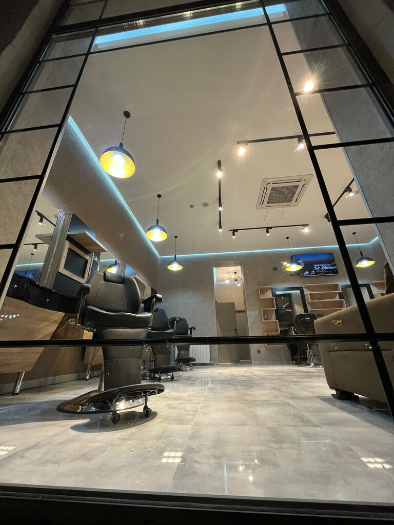 Berberler Bəyəfəndi Kişi Salonu & Boutique, Bakü, foto