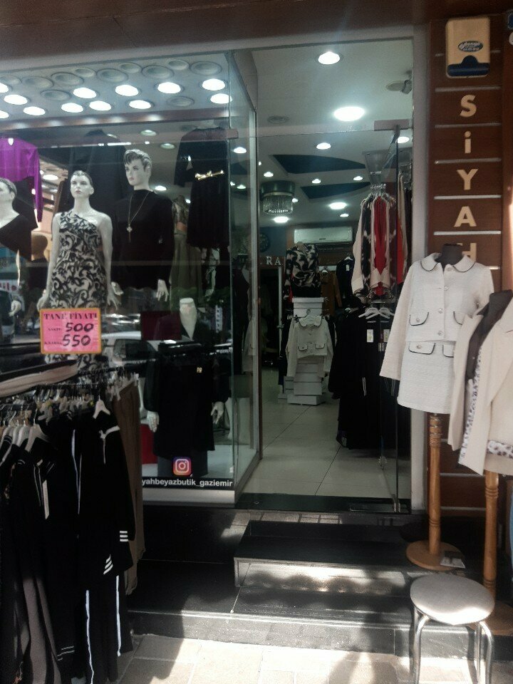 Giyim mağazası Siyah The Beyaz Giyim, İzmir, foto