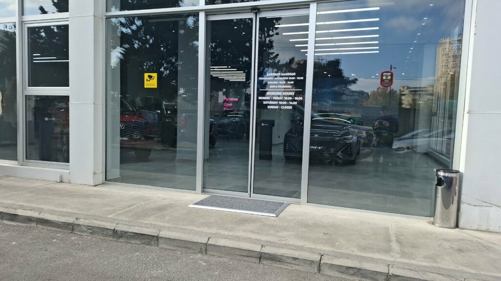 Otomobil satış galerileri Sr auto, Tiflis, foto
