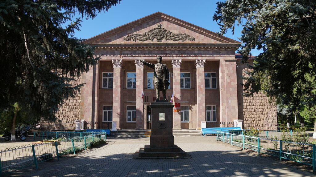 Anıt, heykel С.М. Киров, Krasnodarski krayı, foto