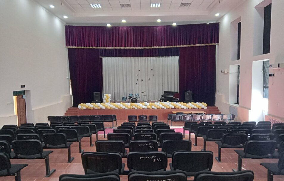 Müzik okulları ve konservatuarlar Children's Music and Art School No. 15, Siriderya eyaleti, foto