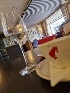 Sen-Zhermen (Moskovskiy Avenue No:22), kafe  Vyborg'dan